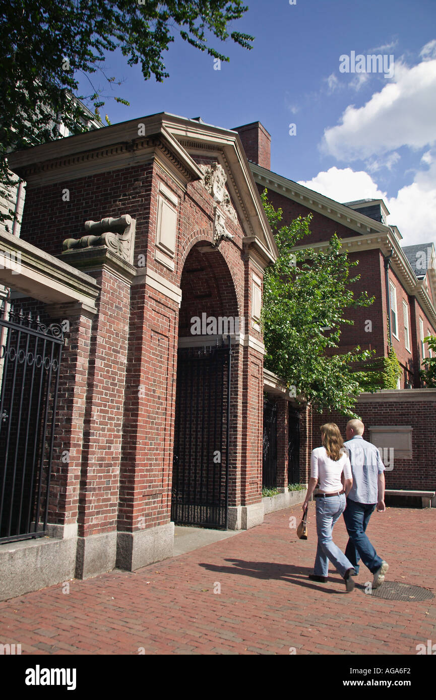 Couple approaches Harvard Gate into Old Harvard Yard Harvard University ...