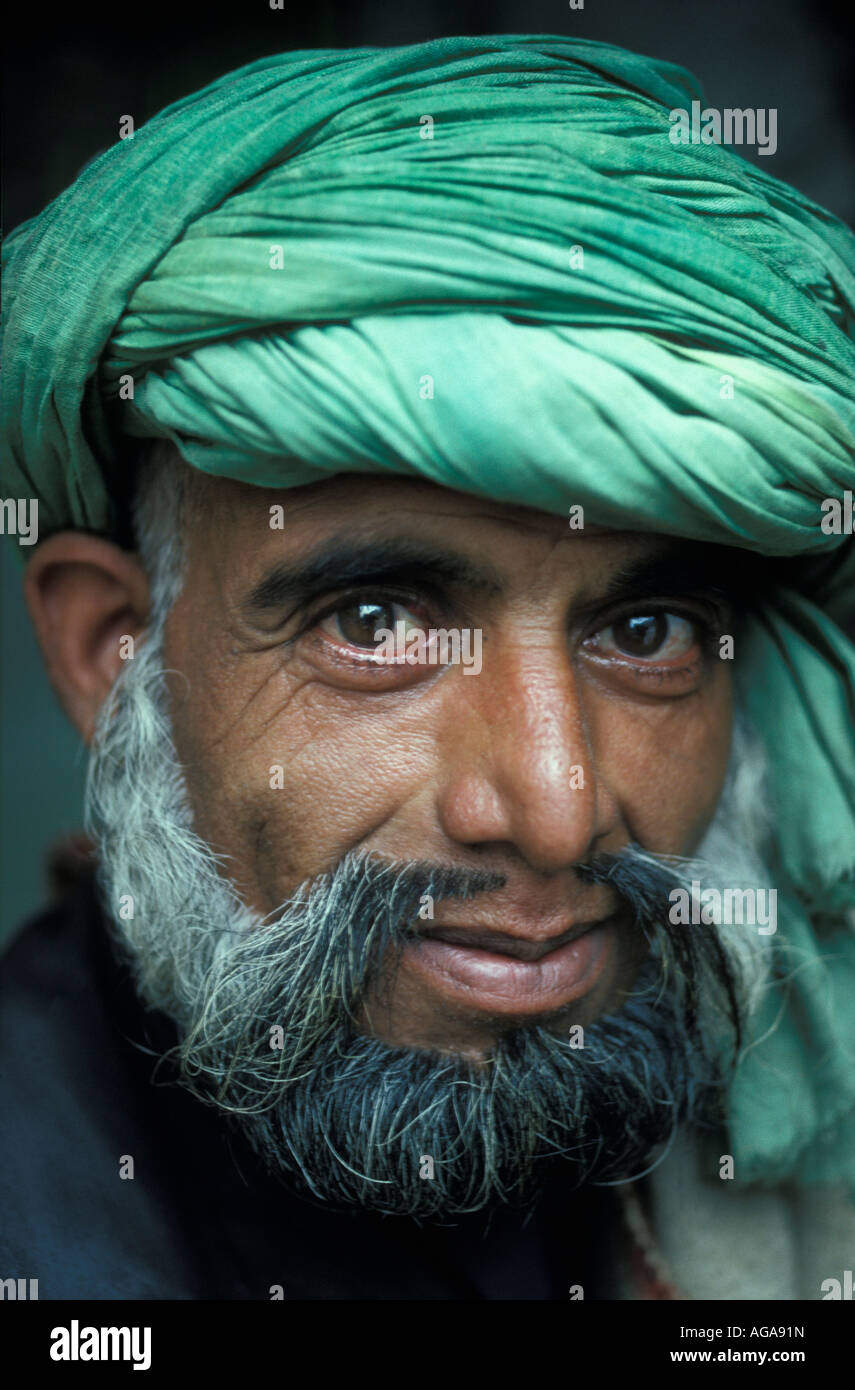 Green turban hi-res stock photography and images - Alamy