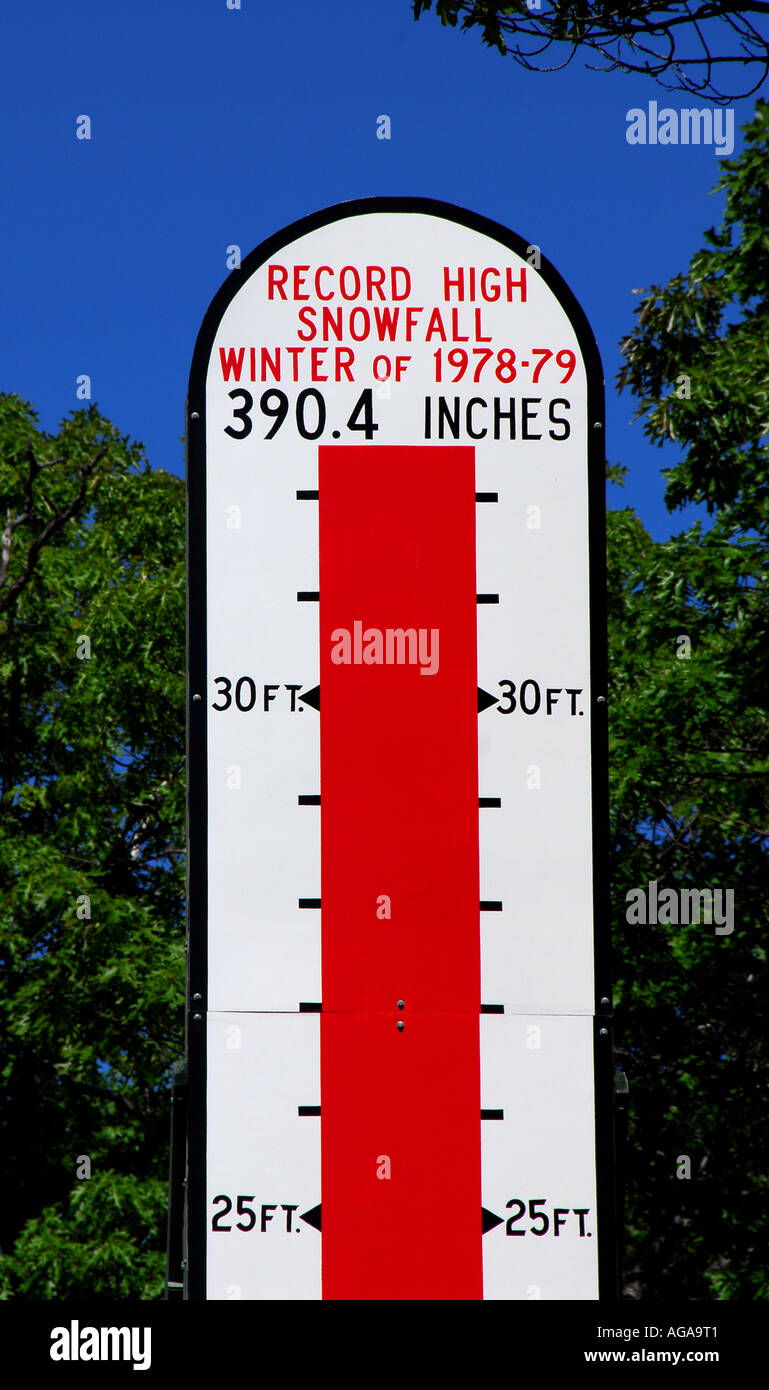 Michigan record high snowfall marker 390.4 inches Stock Photo - Alamy
