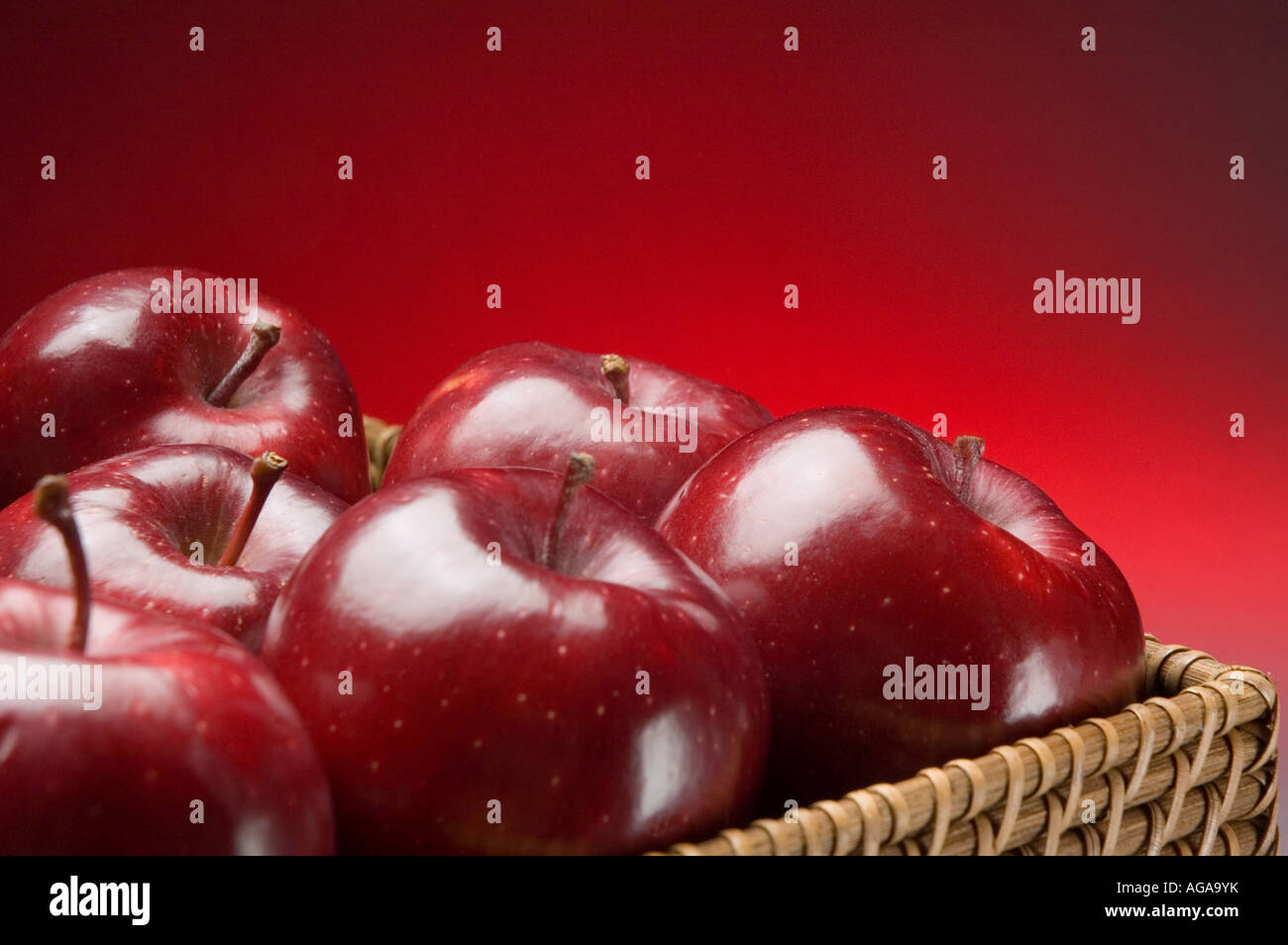 Fresh red delicious apples Stock Photo - Alamy
