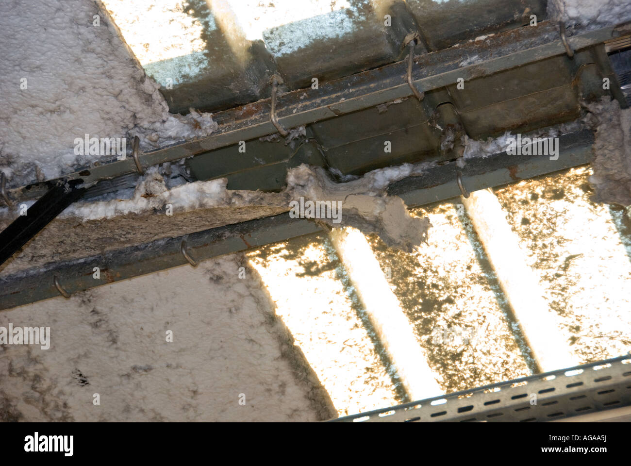 Asbestos insulation hi-res stock photography and images - Alamy