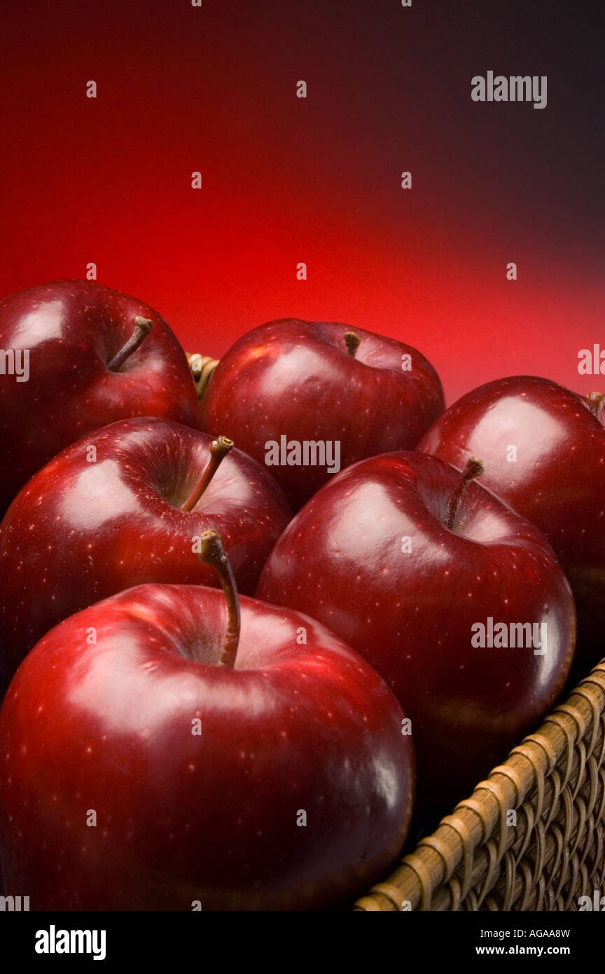 Fresh red delicious apples Stock Photo - Alamy