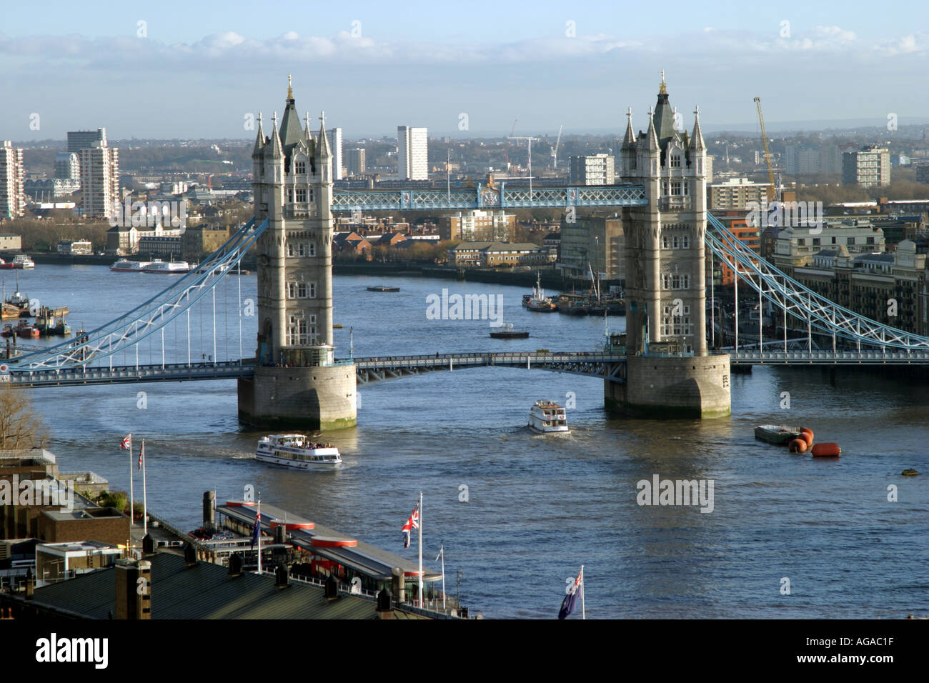 Lift bridge for navigation hi-res stock photography and images - Alamy
