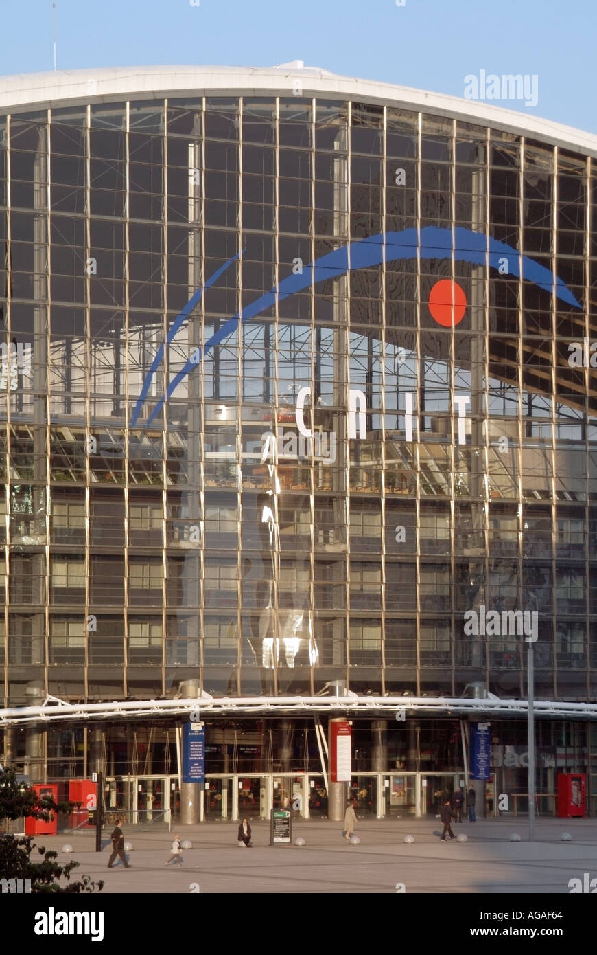 Paris La Defense concourse and business area modern architecture The ...