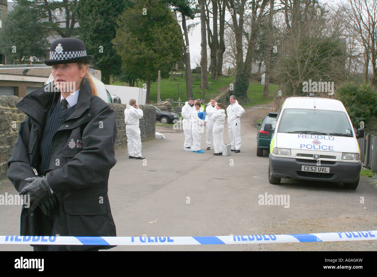 Forensic officer murder scene hi-res stock photography and images - Alamy