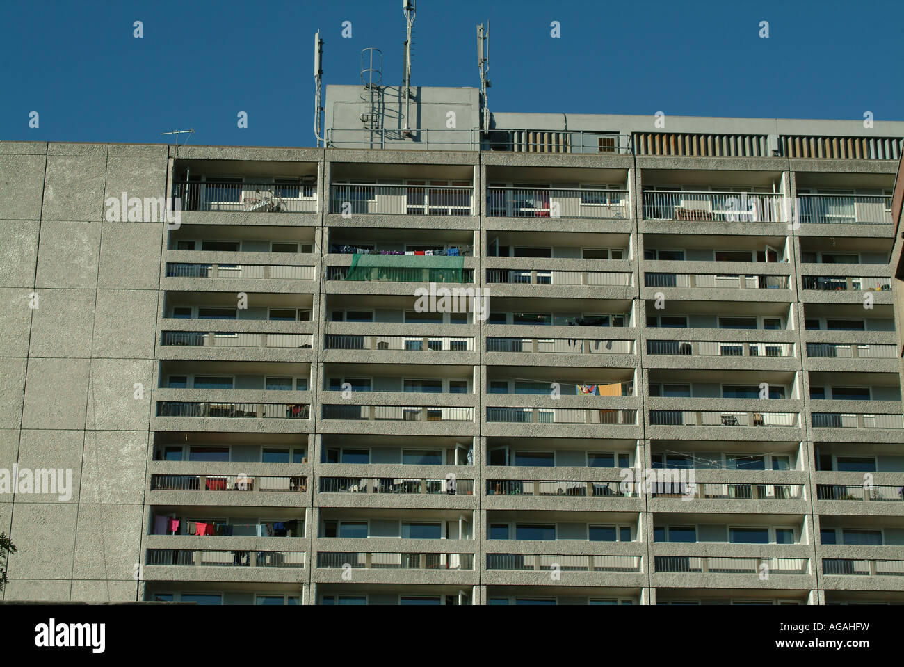 concrete flats towerblock Stock Photo - Alamy
