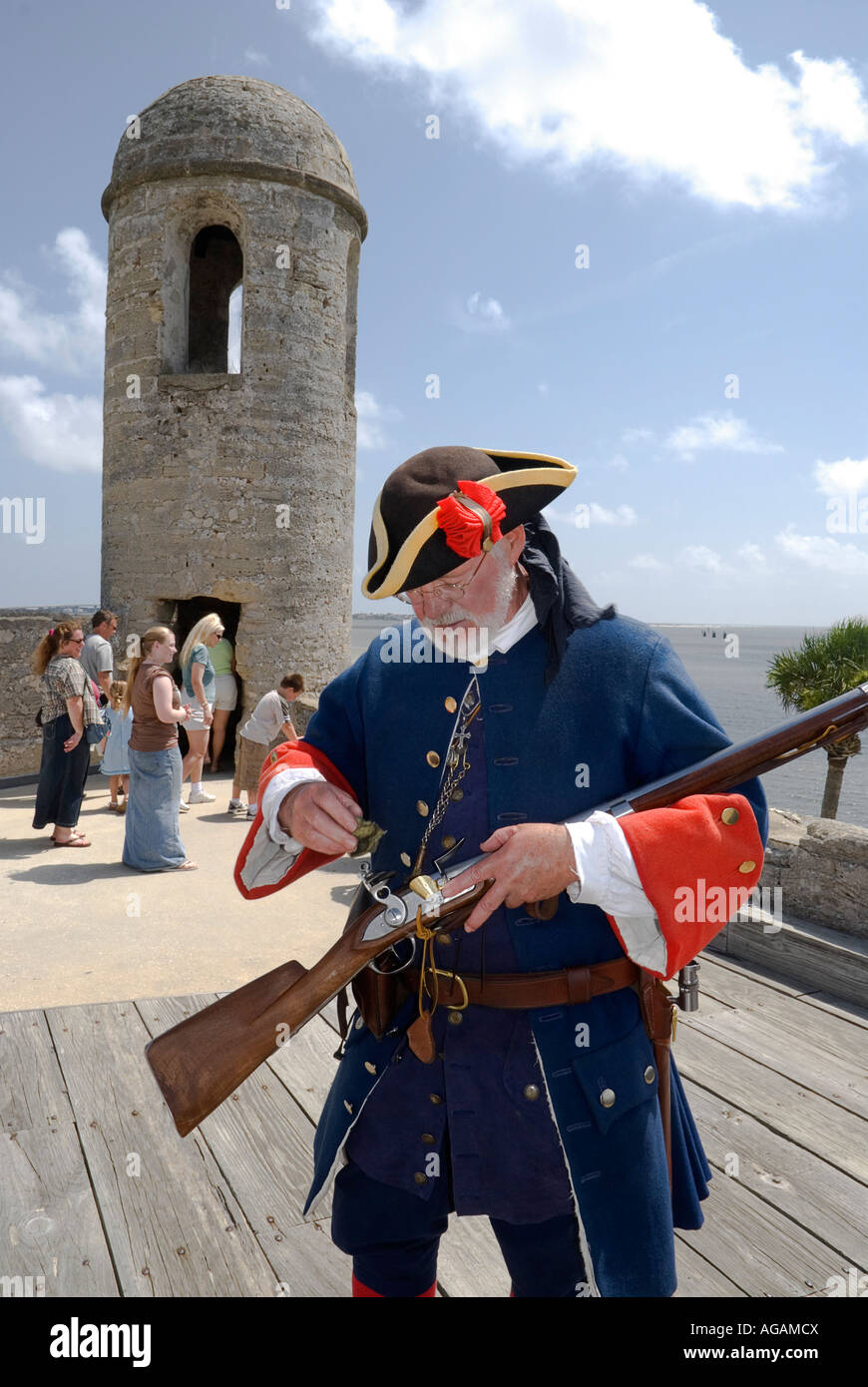 18th century spanish military uniform hi-res stock photography and ...