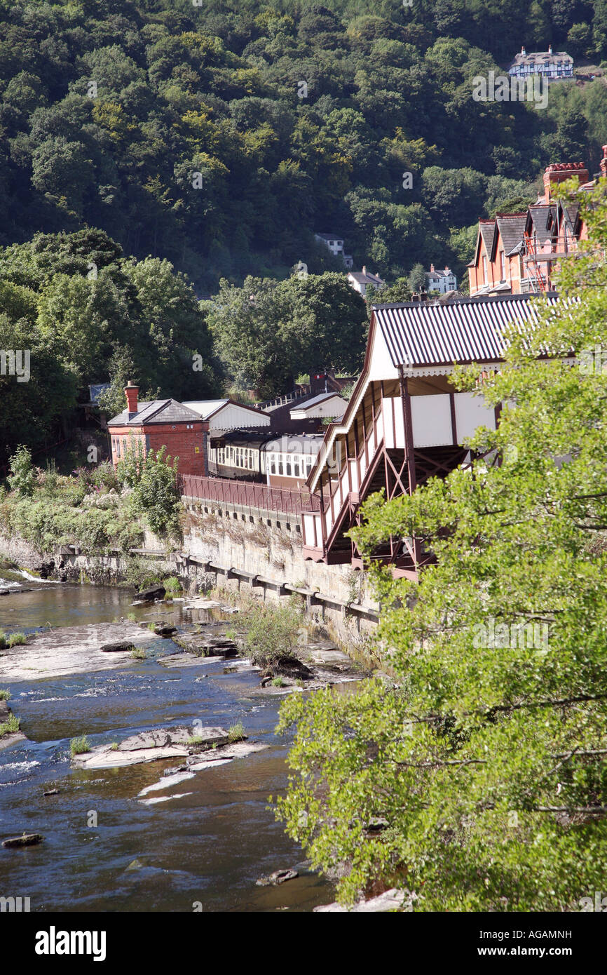 Llangollen Station and the River Dee 014 Stock Photo - Alamy