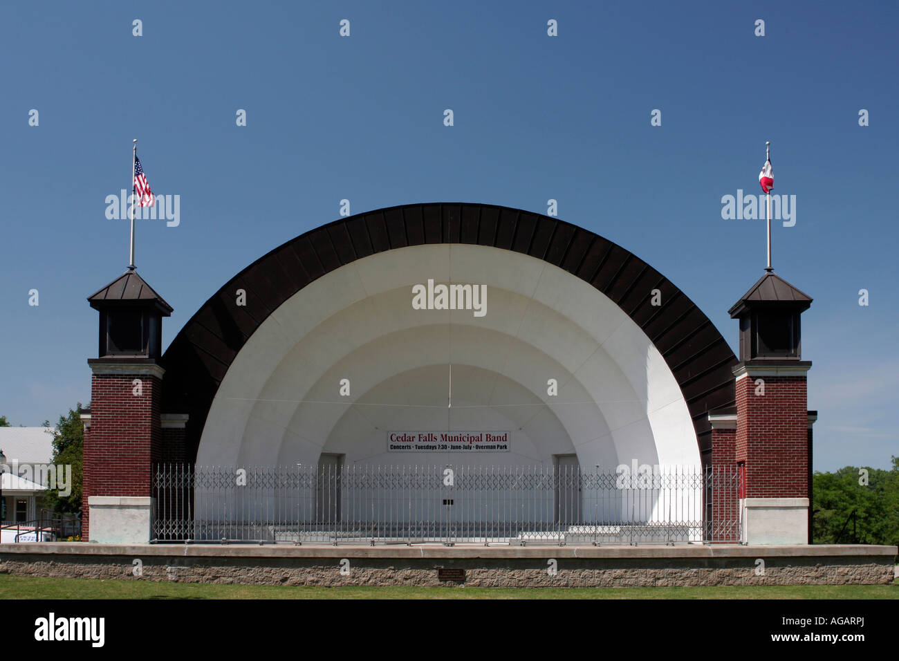 Bandshell hi-res stock photography and images - Alamy