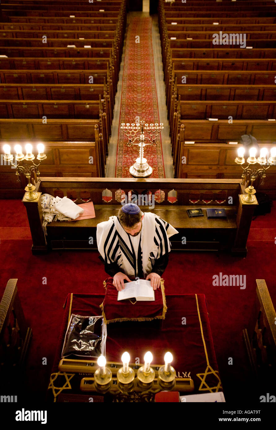 Jewish priest hi-res stock photography and images - Alamy