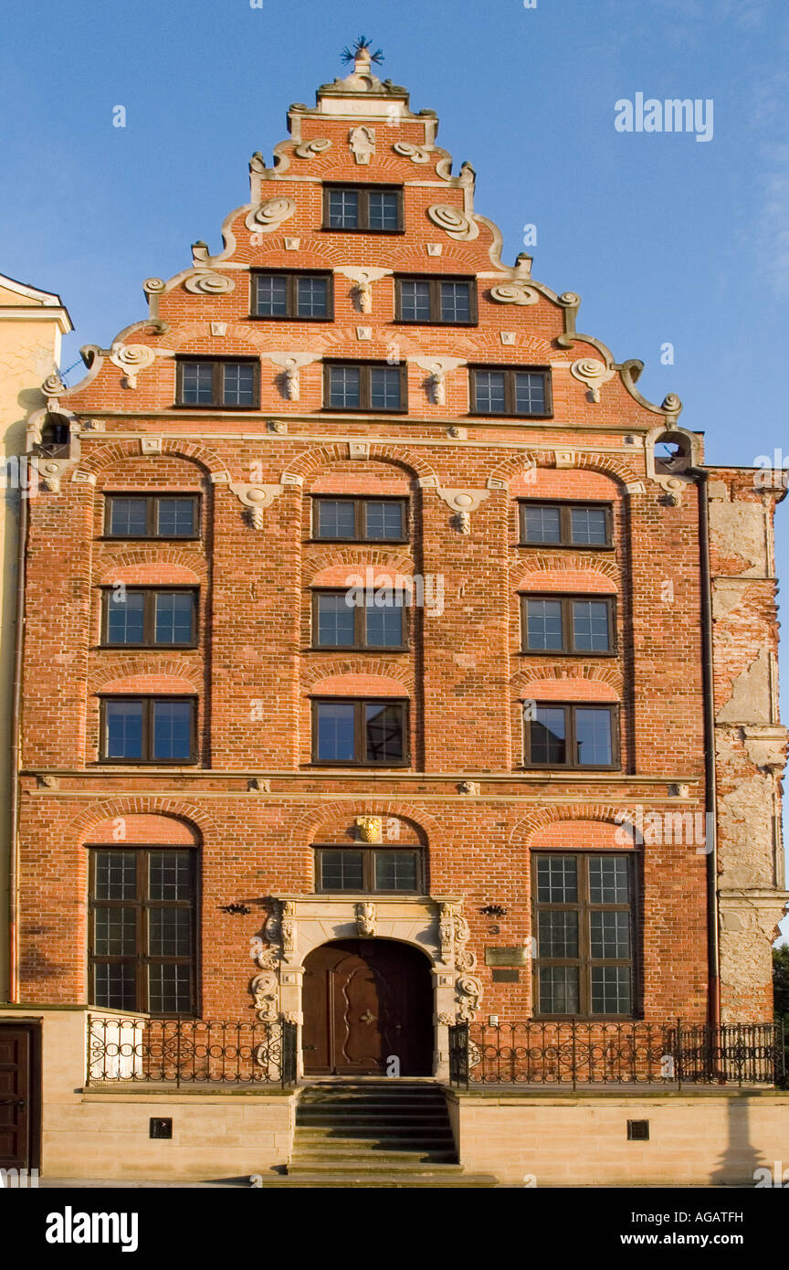 Traditional red brick stepped hi-res stock photography and images - Alamy