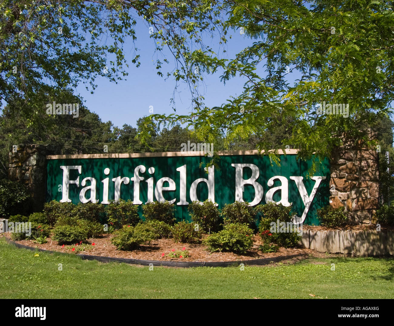 Entrance to the resort community of Fairfield Bay Arkansas Stock Photo ...