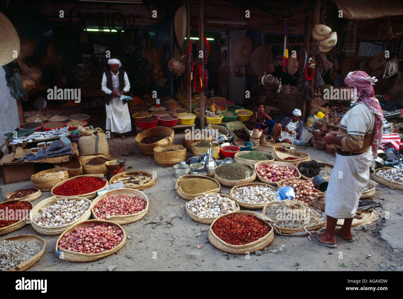 Spice & Incense Market Stall Taiz Yemen Stock Photo - Alamy