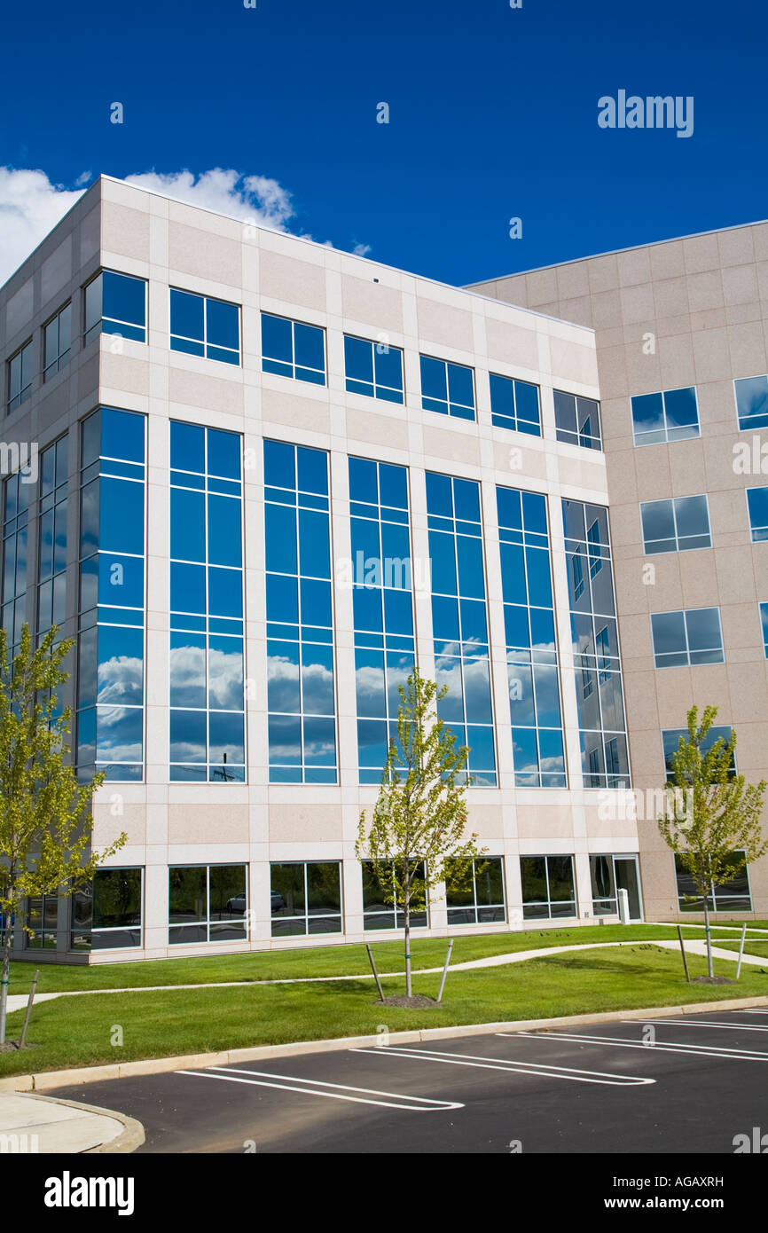 New Corporate Office Building Stock Photo - Alamy