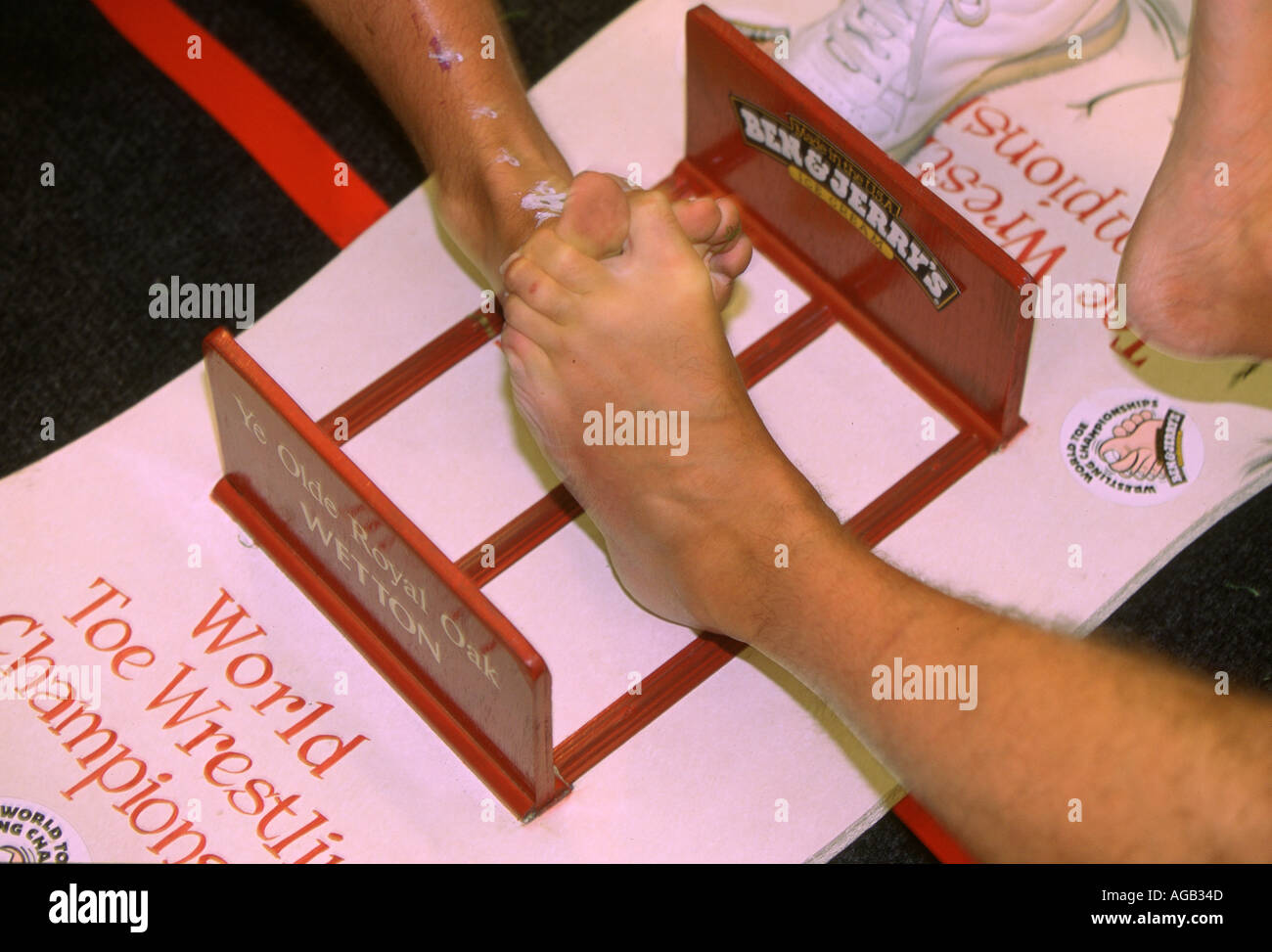 TOE WRESTLING COMPETITION DERBYSHIRE UK Stock Photo - Alamy