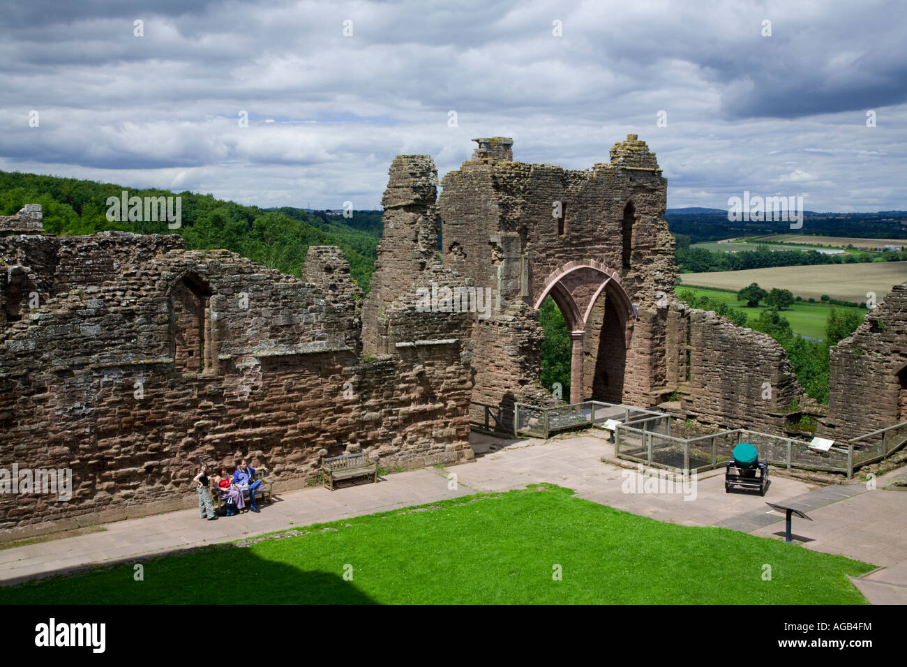 Photograph of the ruins of Goodrich Castle near ross on Wye in Herefordshire Stock Photo - Alamy