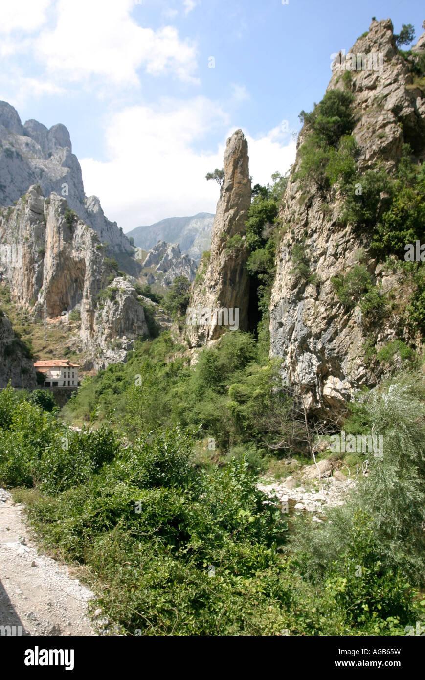 Desfiladero de hermida hi-res stock photography and images - Alamy