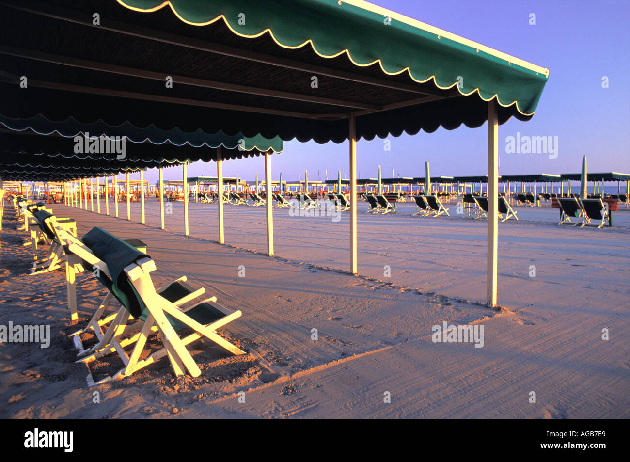 ITALY WEST COAST FORTE DEI MARMI BEACH CHAIRS Stock Photo - Alamy