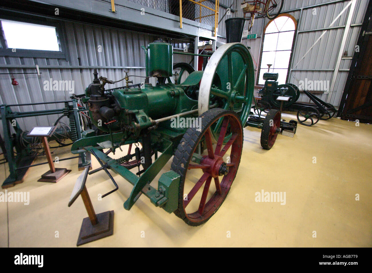 OLD STEAM ENGINE IN MUSEUM HORIZONTAL BAPDB8475 Stock Photo - Alamy