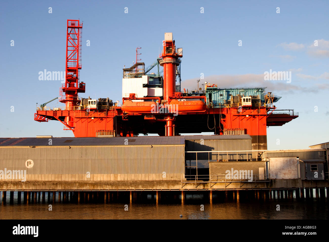 Offshore oil rig australia hi-res stock photography and images - Alamy