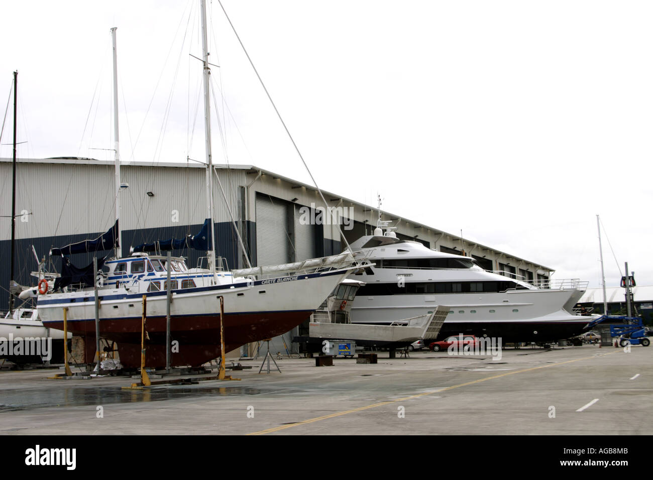 Ship undergoing refit hi-res stock photography and images - Alamy