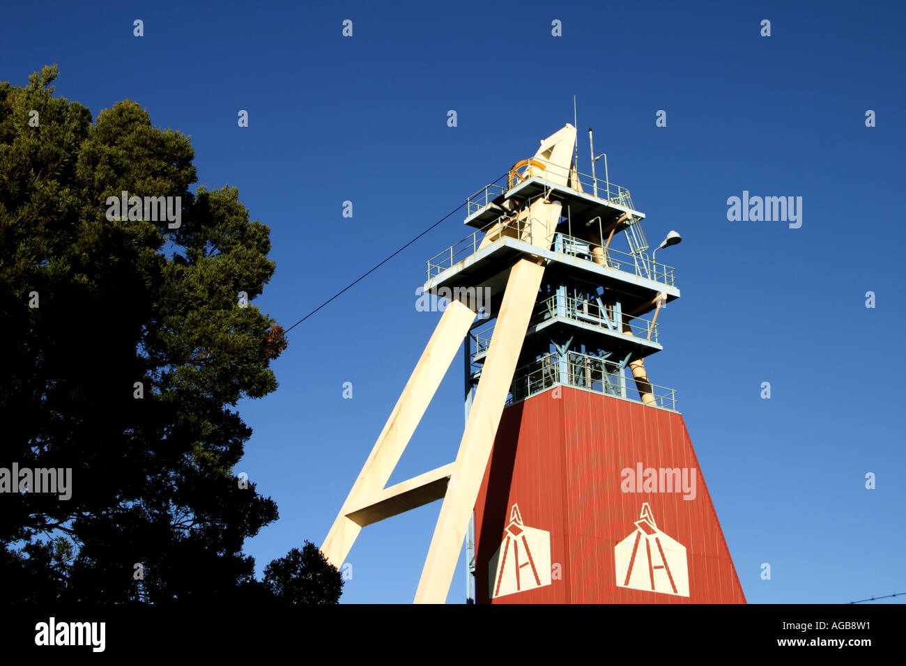 Gold massive tower hi-res stock photography and images - Alamy