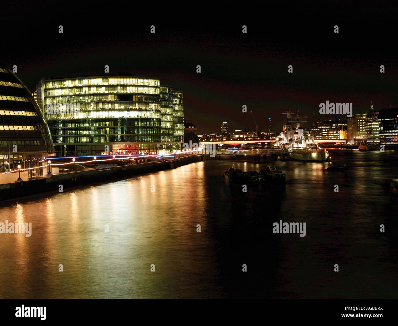 The River Thames at night Stock Photo - Alamy