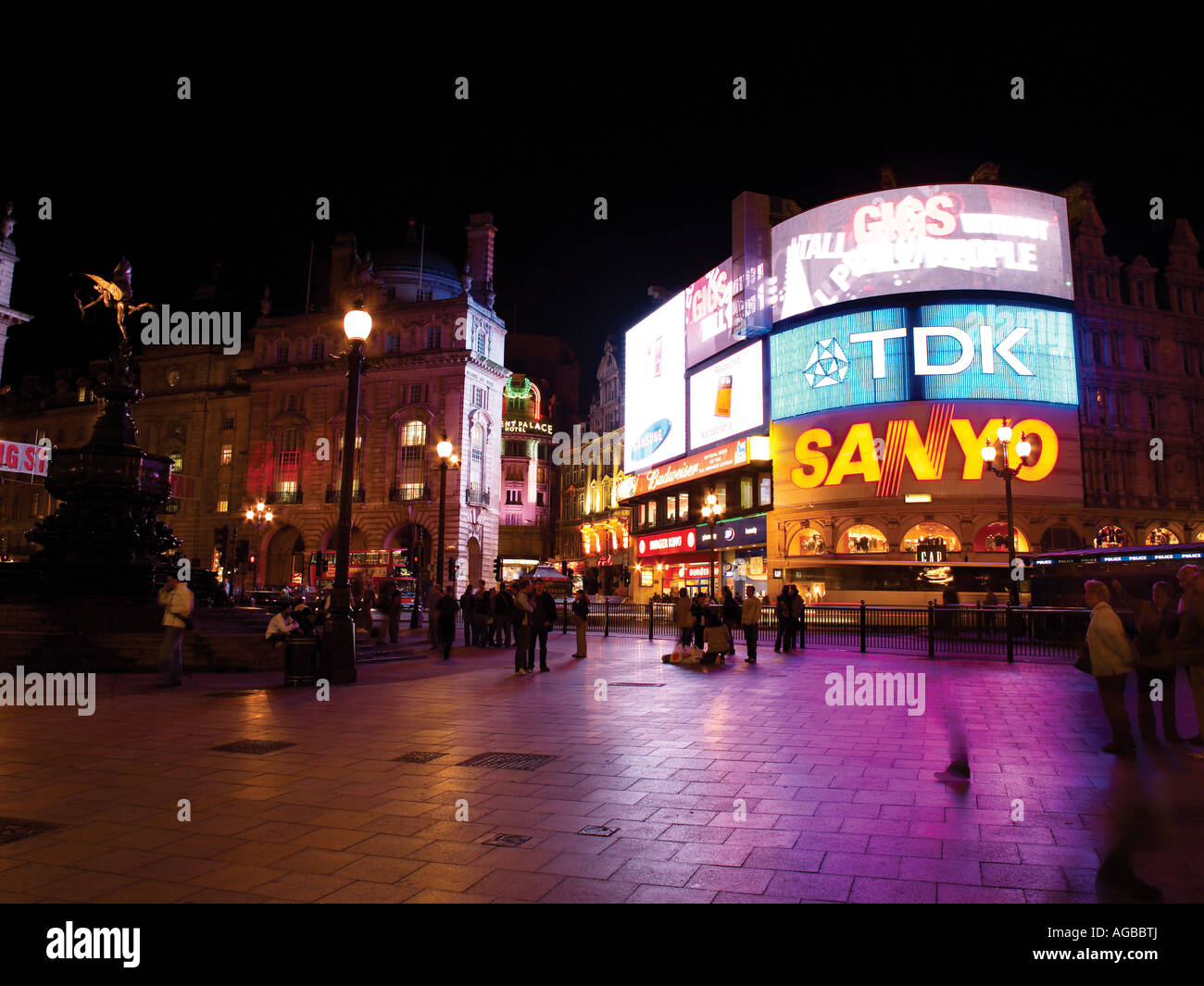 Picadilly Circle at Night, London Stock Photo - Alamy