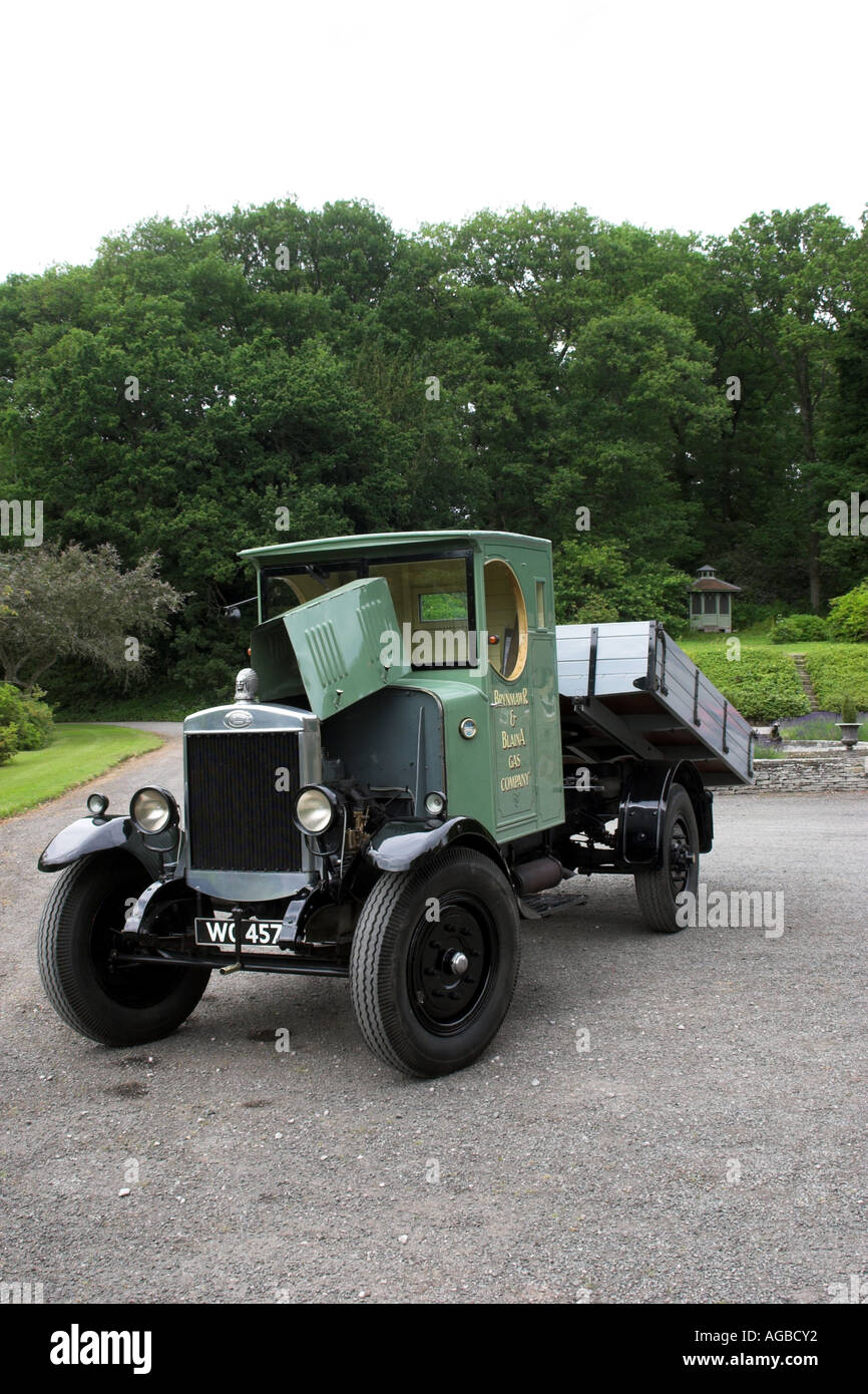 Vintage van parked in the grounds of a stately house Stock Photo - Alamy