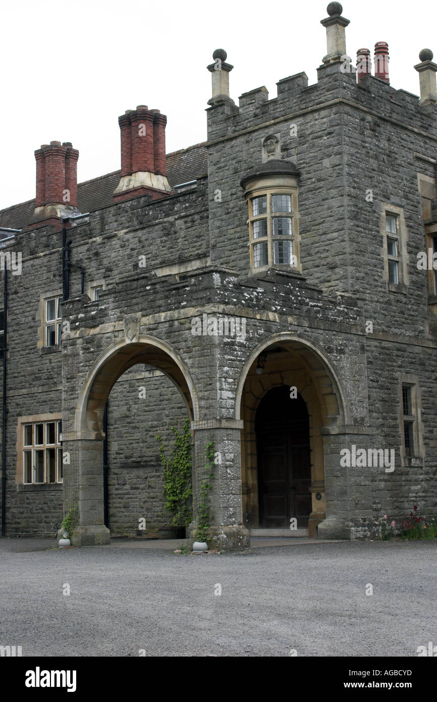 Edwardian manor hi-res stock photography and images - Alamy