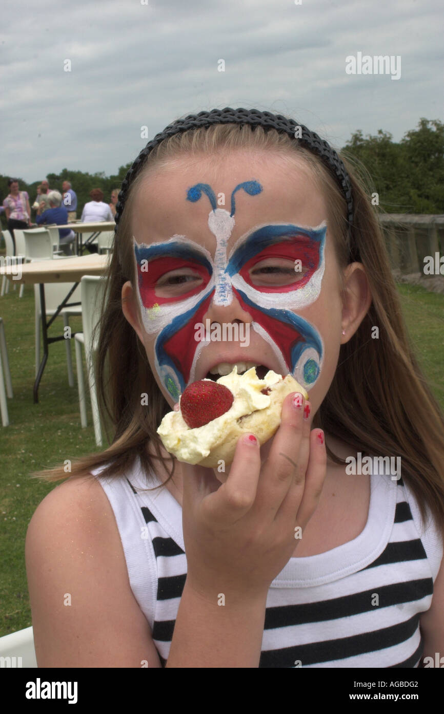 Cream and blue painting hi-res stock photography and images - Alamy