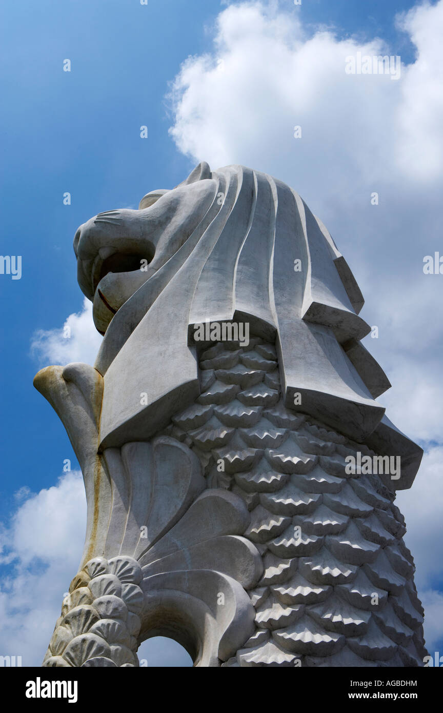 Merlion Statue in Singapore, Close up Stock Photo - Alamy