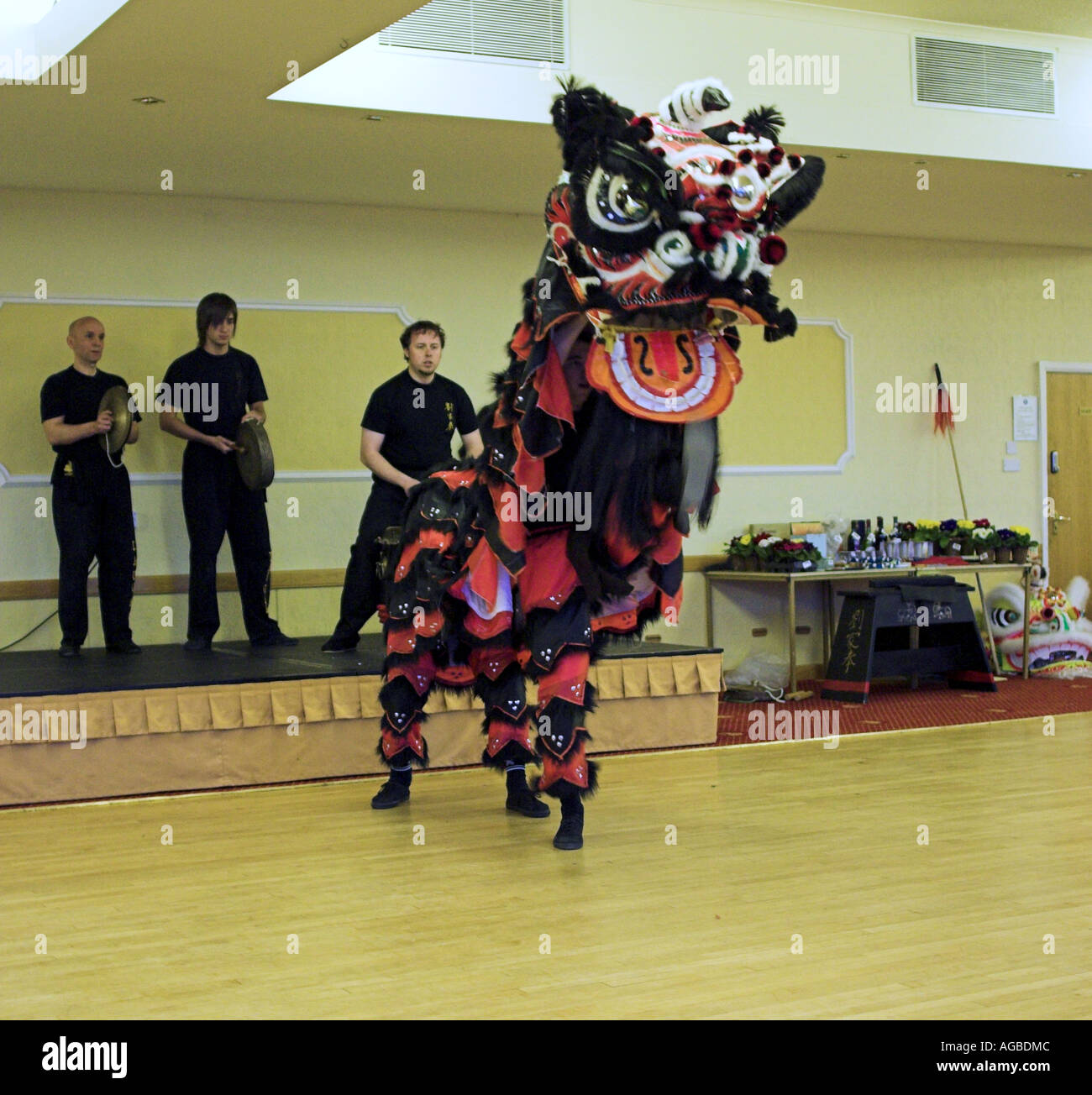 Chinese Lion Dance Stock Photo - Alamy