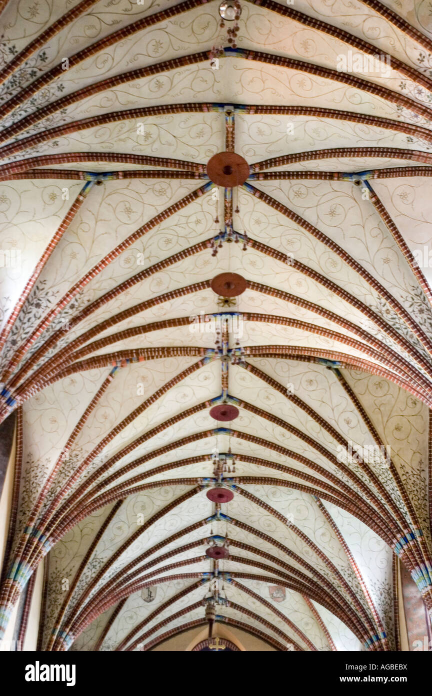 Cross vault hi-res stock photography and images - Alamy