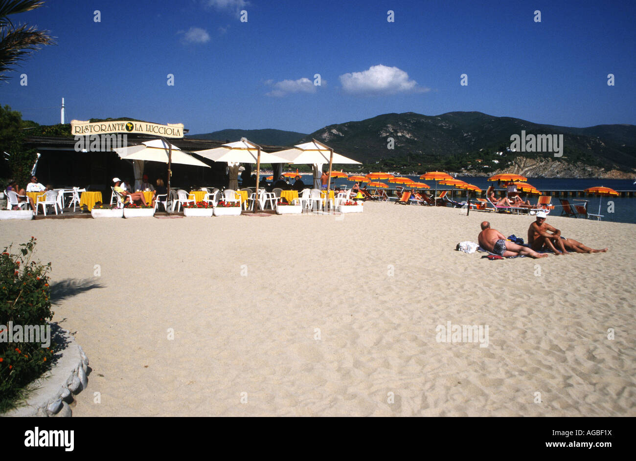 Beach restaurant on the Isle of Elba ,Italy Stock Photo - Alamy