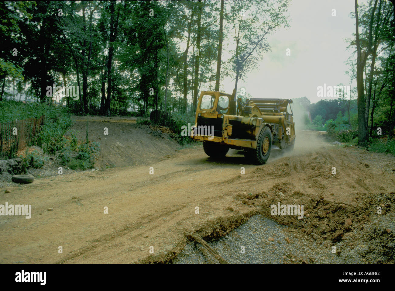 Cat caterpillar scraper earth mover hi-res stock photography and images ...