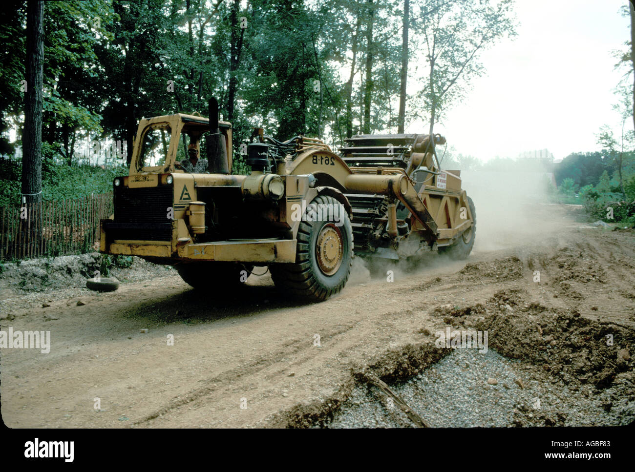 Cat caterpillar scraper earth mover hi-res stock photography and images ...