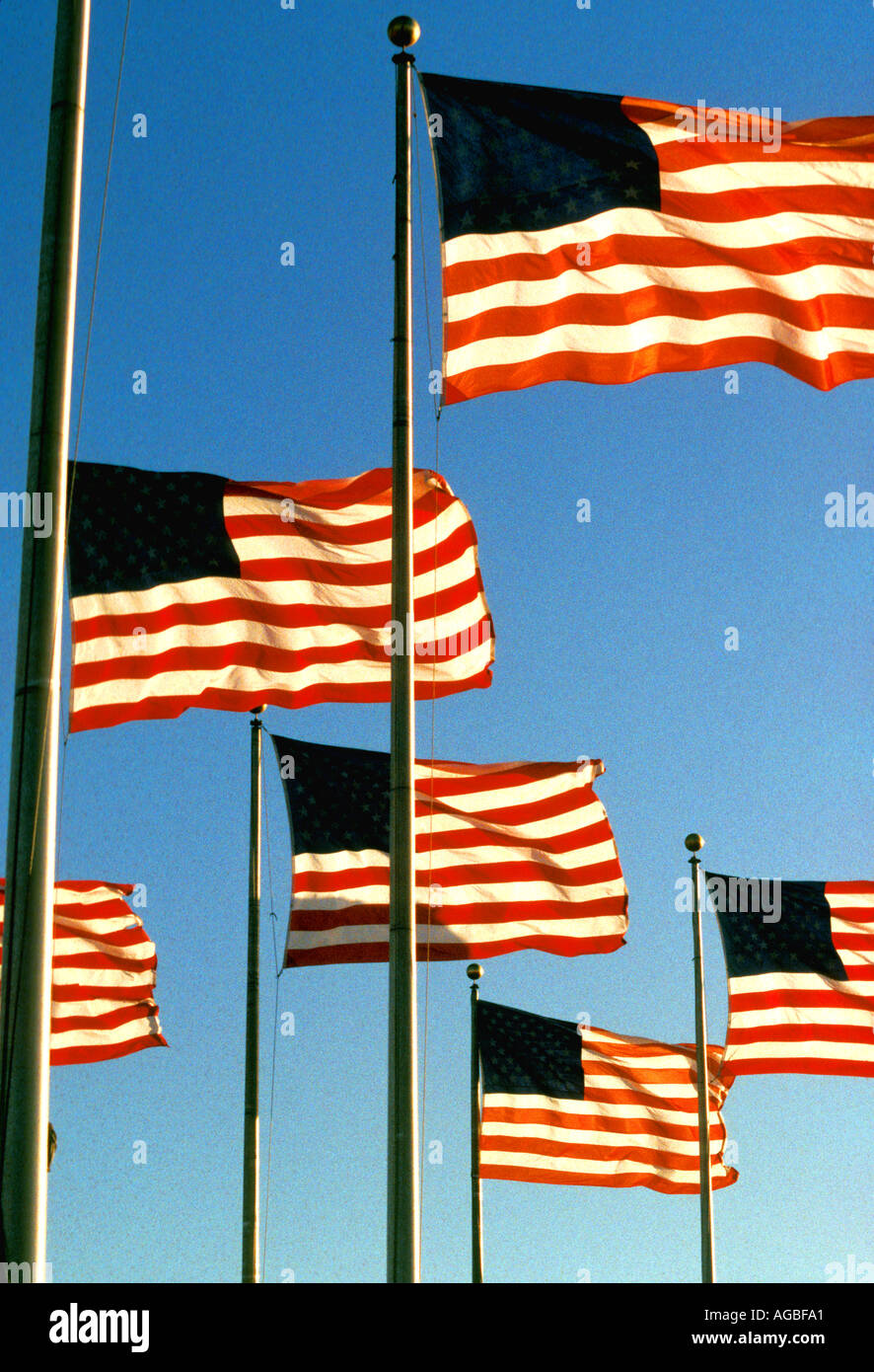 Colonial home american flag hi-res stock photography and images - Alamy