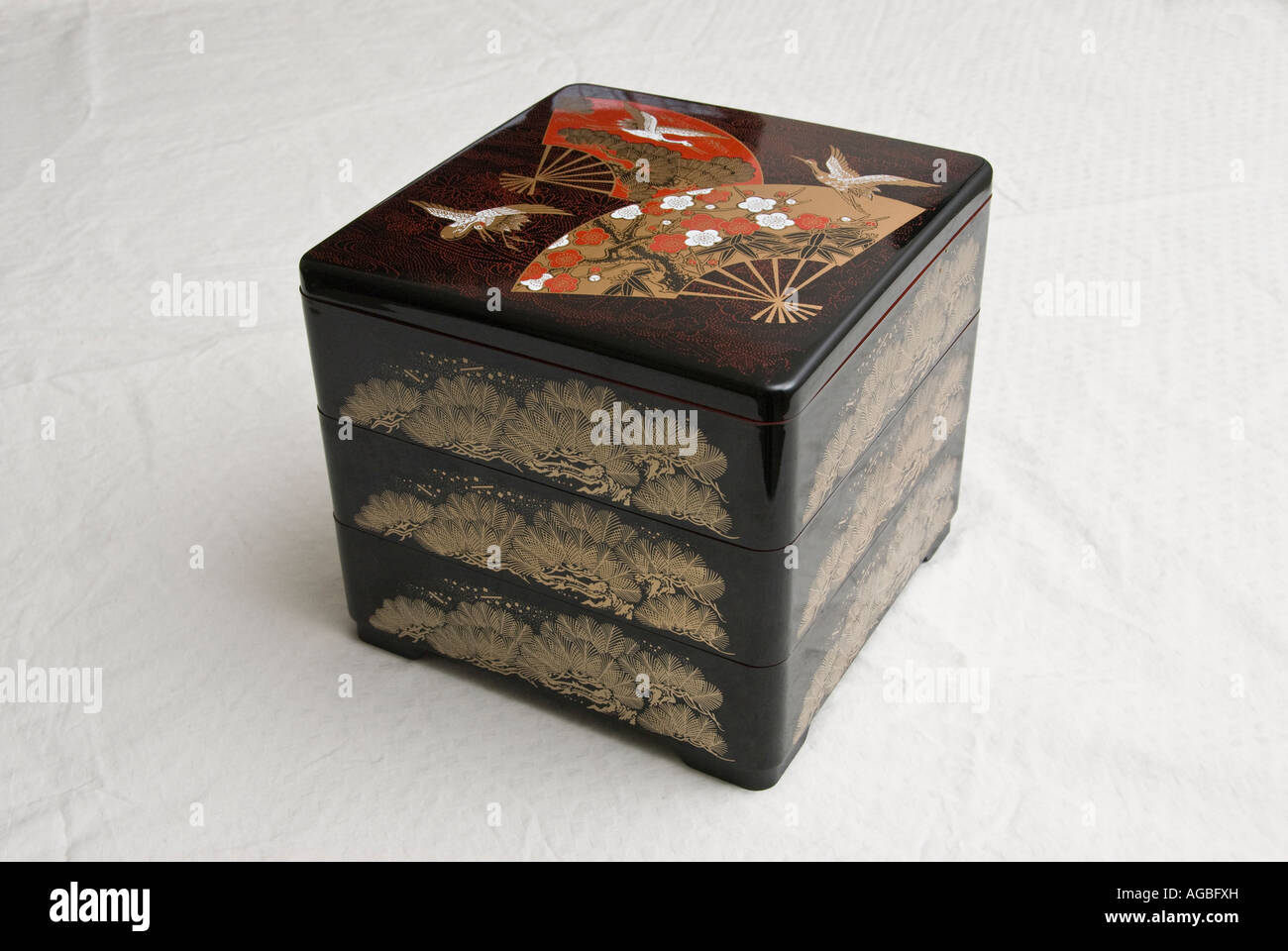 Japanese lacquered box hi-res stock photography and images - Alamy