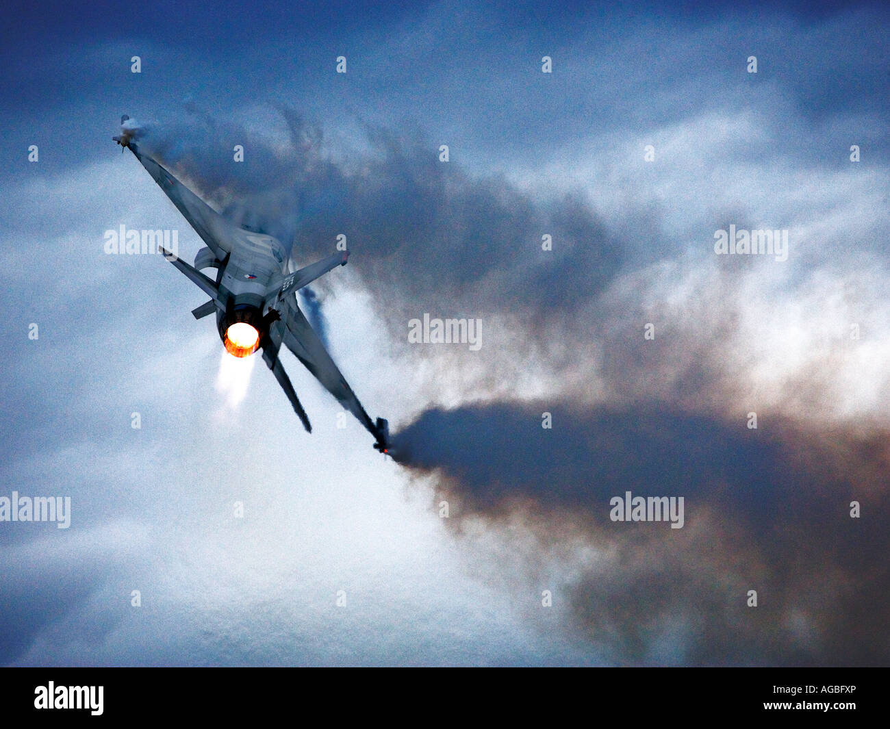 Dutch F16 blasting off with huge afterburner and contrails Stock Photo ...