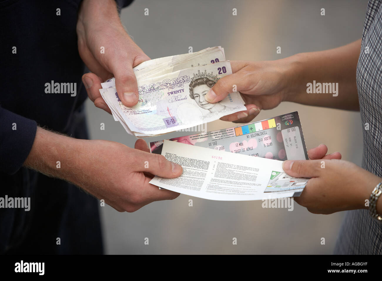 Ticket tout hi-res stock photography and images - Alamy