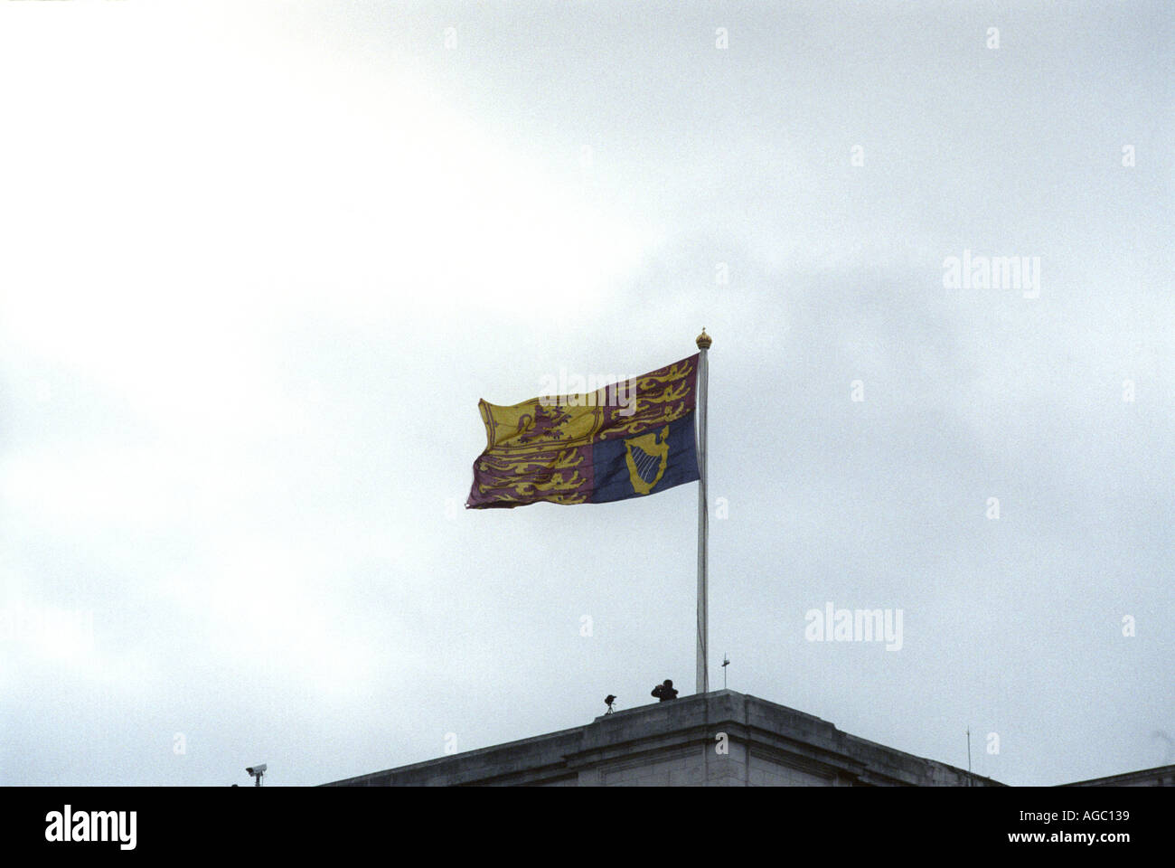 The royal standard flying over Buckingham palace during President Bush ...