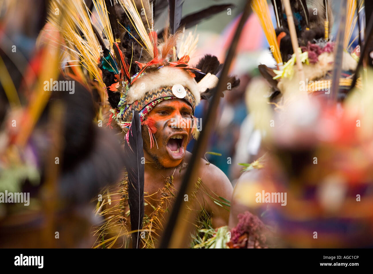 Oceania Tribal Dance Stock Photos & Oceania Tribal Dance Stock Images ...