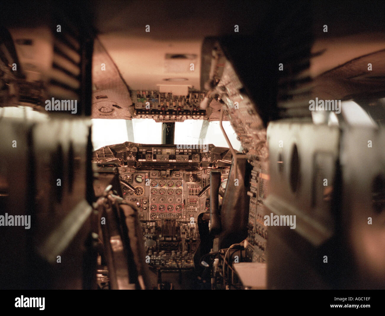 Concorde flight deck Stock Photo - Alamy