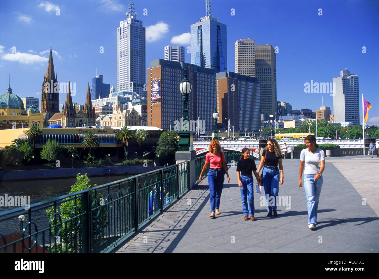 Downtown skyline and Yarra River from Southgate Complex in Melbourne ...