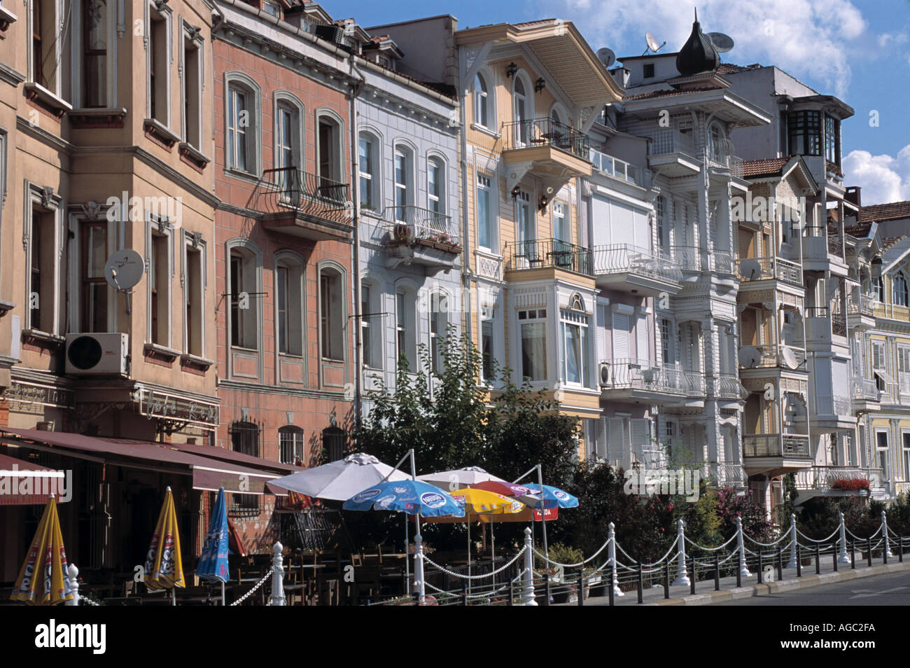 Turkey istanbul bosphorus yali wooden hi-res stock photography and ...