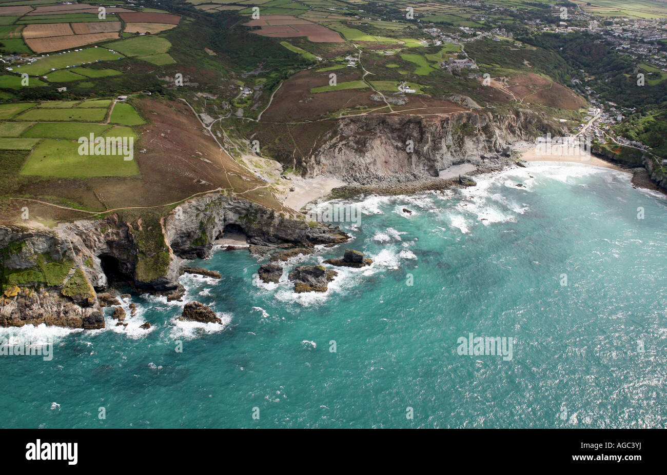 Trevellas Porth and Trevaunance Cove, St Agnes, Cornwall, UK Stock ...