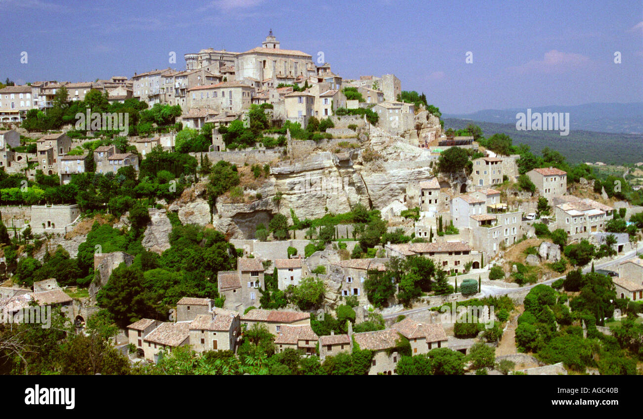 The hilltop village of Gordes in Provence southern France Stock Photo ...