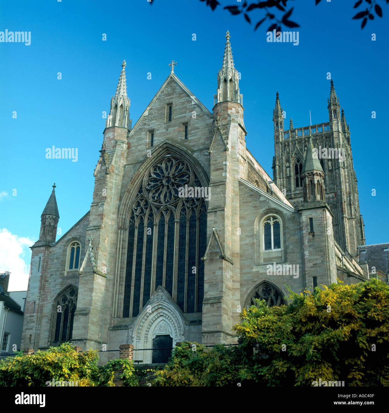Worcester cathedral window hi-res stock photography and images - Alamy
