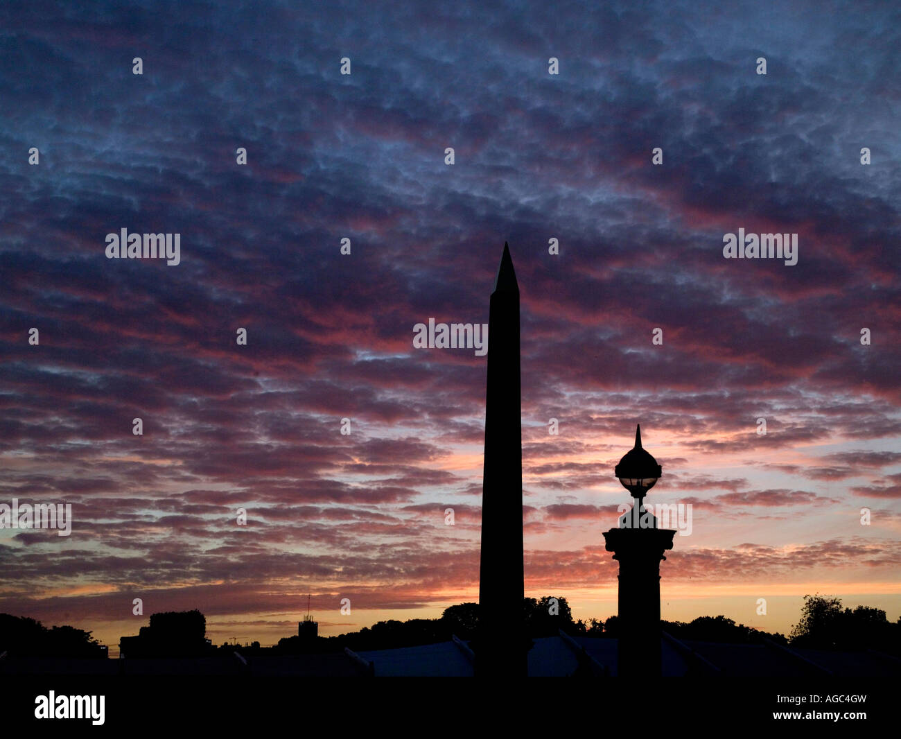 Obelisk paris hi-res stock photography and images - Alamy